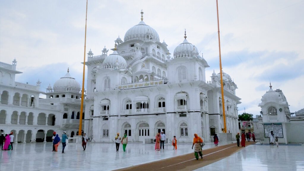 Top 10 Tourist Places in Patna: Location, Timing & Entry Fee
